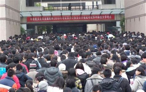 应届生考公务员有什么优势？ 知乎