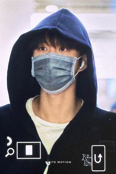 보기 on Twitter RT WhiteMotion jw 221106 ICN 정우 JUNGWOO NCT127