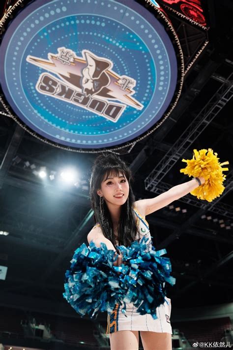 【体育最前线】主场战胜山东！北京男篮啦啦队队长晒照：赢nba直播吧