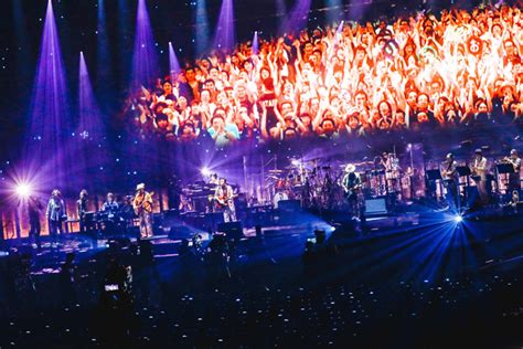 画像】【ライブレポート】サザンオールスターズ初の無観客配信ライブーーほぼほぼ年越しライブ 2020「keep Smilin 〜皆さん、お疲れ
