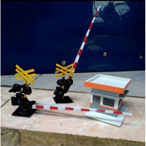 Jual Miniatur Perlintasan Kereta Api Palang Pintu Pjl Satu Set Scale 1 87 Ho Shopee Indonesia