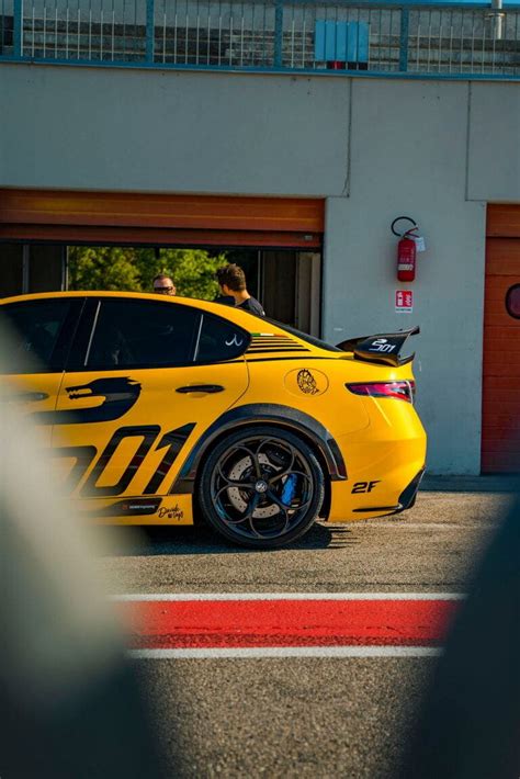 Alfa Romeo Giulia Gtam Cè Un Kit Replica Italiano Che Convince