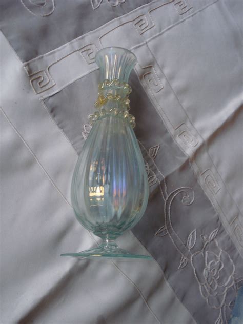 Venetian Iridescent Glass Vase With Gold Fleck Rigaree Collectors Weekly