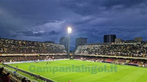 Il Napoli Passa All Arechi Salernitana Battuta Decidono Di Lorenzo E