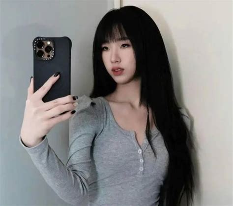 小s大女儿过19岁生日，老公许雅钧出镜合影，舍不得女儿去美国elly留学许曦文