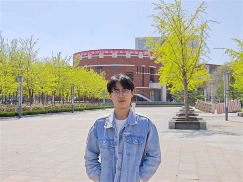 南京鼓楼区家教老师张教员 南京师范大学计算机科学与技术 编号 508360 胜任小学数学 初一初二数学 初一初二物理 初三数学 初三