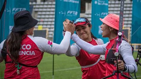 Las arqueras mexicanas Alejandra Valencia Ana Paula Vázquez y Aída Román ganan medalla de