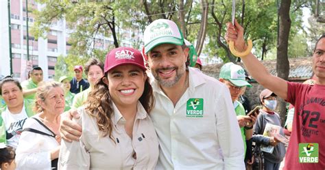 RECORREN CATY MONREAL Y CHUCHO SESMA SECCIONES DE TLATELOLCO PARA