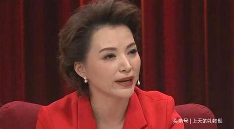 董卿不愧是央視的主持人，評點相聲博士李宏燁的話都藏著國學知識 每日頭條
