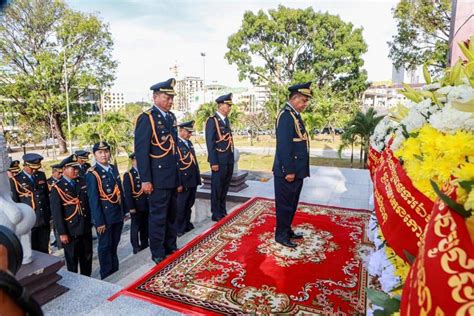ថ្នាក់ដឹកនាំខេត្តព្រះសីហនុ ប្រារព្ធពិធីអបអរសាទរខួបអនុស្សាវរីយ៍លើកទី៦៩ នៃទិវាបុណ្យឯករាជ្យជាតិ