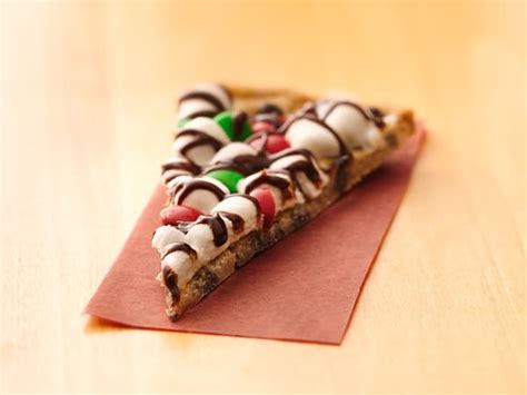 Jingle Bell Cookie Pizza Recipe Lifemadedeliciousca