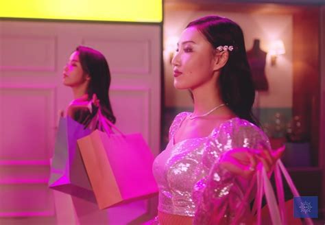 Mamamoo Gogobebe Hwasa White Wind 화사 마마무