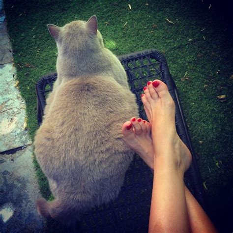 Rita Redshoes Feet