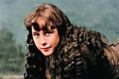 تجاوز وکیل جوان به دختر 19 ساله در آسانسورفیلم و عکس