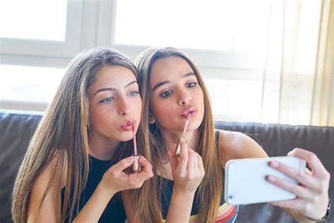 Tips Dan Tutorial Makeup Untuk Pemula Cukup Pakai Produk Ini