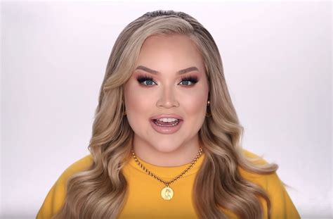 Beauty Youtube Star Nikkietutorials Posts Emotional Video Im Coming