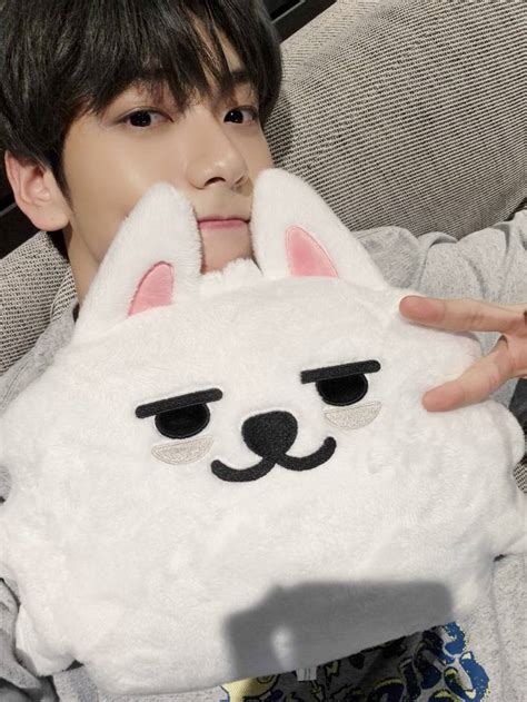 Weverse Zone Community Posts Lindo Cute 🐇💝💫