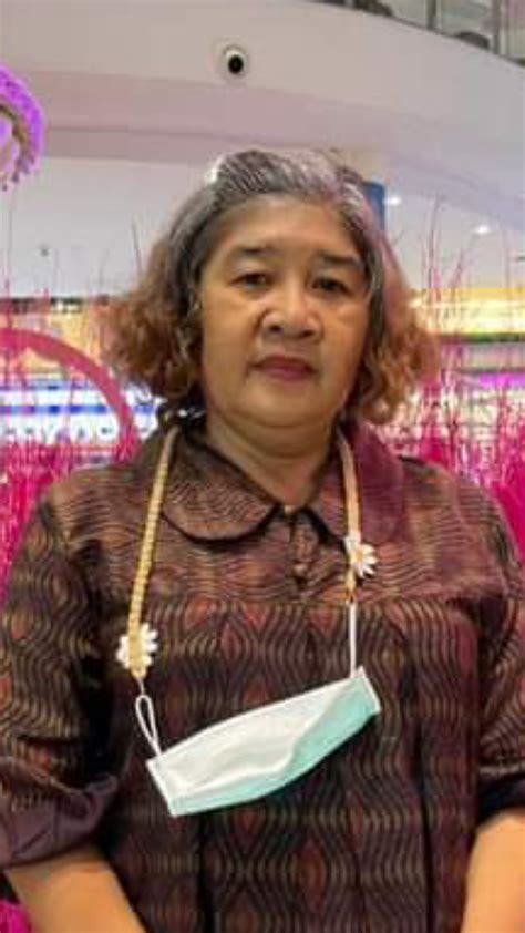 👉จัดระเบียบให้เส้นผม สีสัน ลงสีให้เเมทกับพื้นผม แซมสีผมธรรมชาติด้วยการลงสีเป็นช่อให้มีมิติ