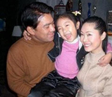 國家一級演員，捧紅大衣哥朱之文，傳出緋聞，離婚後患憂鬱症 每日頭條