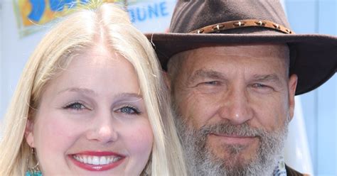 Jeff Bridges Worked With A Trainer So He Could Walk His Daughter Down