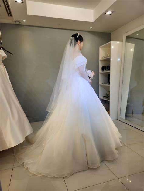 2023 11 24 드레스 투어 후기 옷이 날개일까요 아니면 천사가 드레스를 입은 걸까요 — 밤 늦게까지 여는 카페