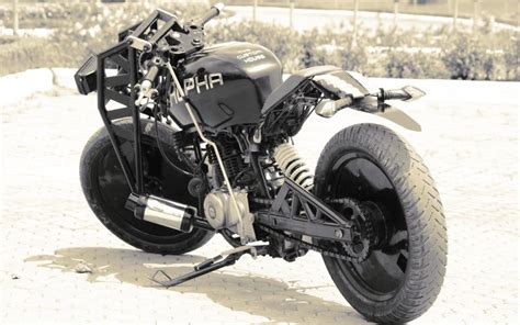 Alpha By The Custom House Modified Bajaj Pulsar 220 Custom Cafè Racer Bobber Scrambler