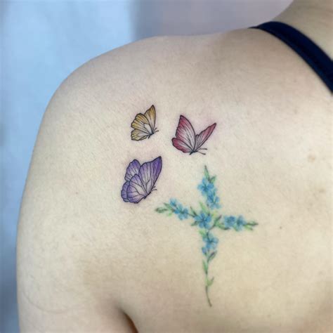 기존 십자가 타샵작품입니다 에 🦋 나비 3마리 홍대타투 안산타투 합정타투 홍대타투잘하는곳 타투모리한