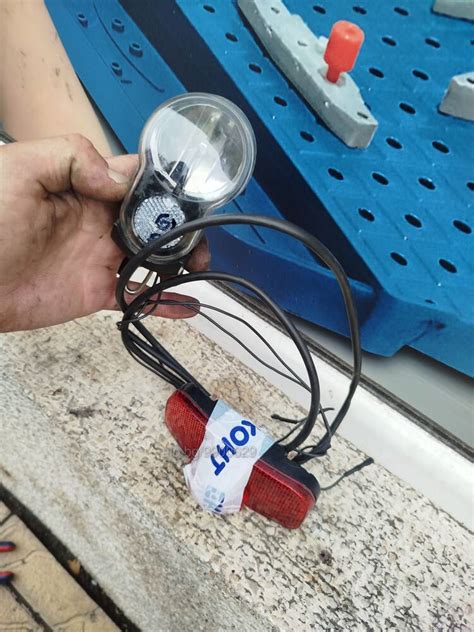 Комплект светлини за велосипед колело 6 волта Части и аксесоари за велосипеди Бургас Н