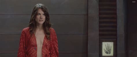 Naked Sarah Butler In Moontrap Target Earth