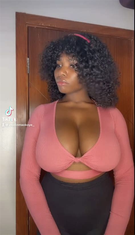 Mondo Boobs Longbear26