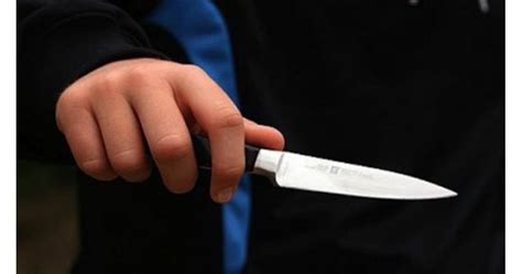 Млад мъж клал приятеля си той починал в съня си от кръвозагуба във
