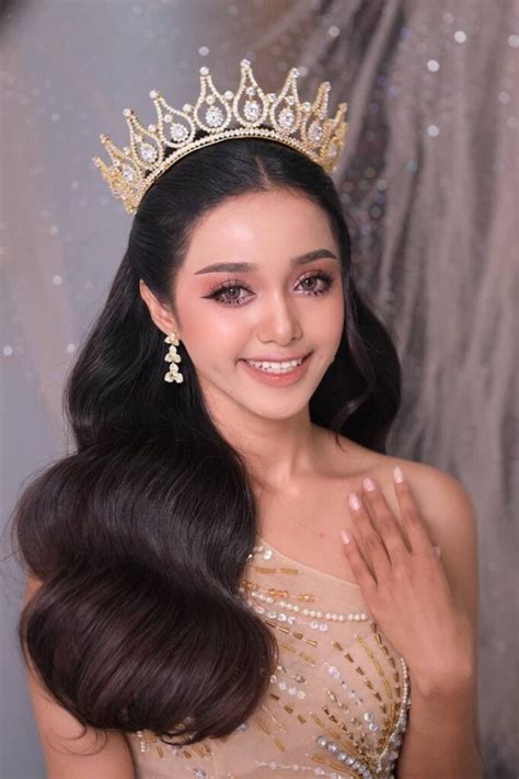 អ៊ិន ម៉ូលីកា ជ័យលាភីទេវតាឆ្នាំថោះ សារព័ត៌មាននគរធំ