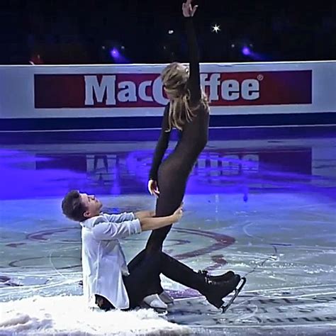 Alexandra Stepanova Η χορεύτρια καλλιτεχνικού πατινάζ που εμφανίστηκε με διάφανο κορμάκι και