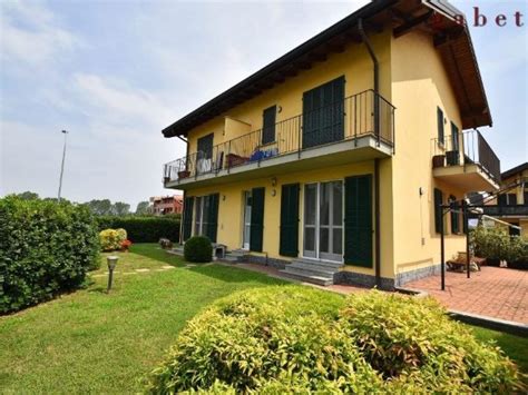 Case In Vendita A Robecco Sul Naviglio Milano Idealista N In Italia