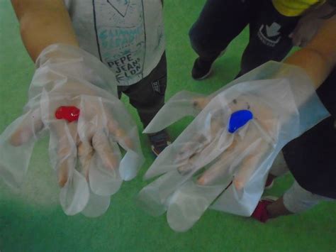 5ο ΝΗΠΙΑΓΩΓΕΙΟ ΚΑΛΑΜΑΤΑΣ ΦΤΙΑΧΝΟΥΜΕ ΧΡΩΜΑΤΑ ΤΟ ΜΟΒ ΧΡΩΜΑ Kindergarten Colors Kindergarden Crafts