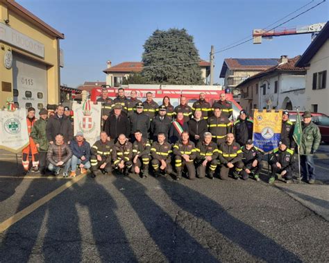 Vigili Del Fuoco Volontari In Festa Per Celebrare Santa Barbara Oltre