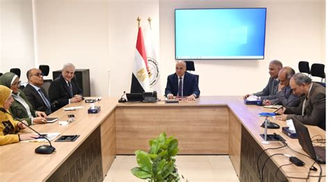 وزير الري يتابع تطوير استراتيجية إدارة المنشآت المائية الأسبوع