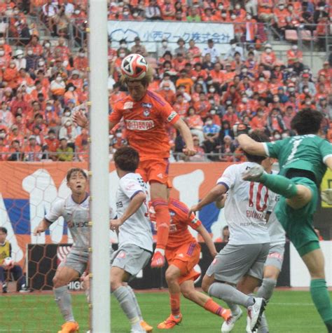 一時同点となるゴールを決めた新井 ― スポニチ Sponichi Annex サッカー