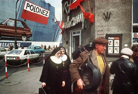 Kolorowe Zdjęcia Pokazujące Jak Wyglądało życie W Polsce We Wczesnych