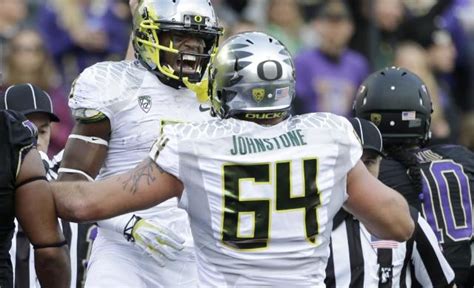 Oregon Starting Tackle Tyler Johnstone Out For Season With Acl Tear