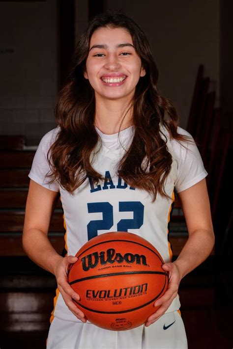 Laredos Emily Buitron Earns Basketball Offer From Austin College