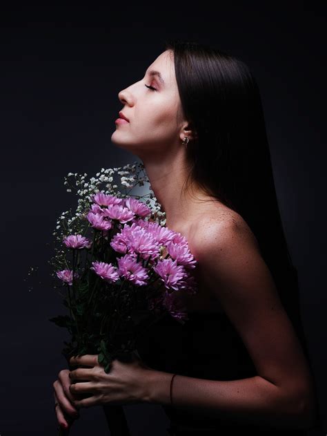 Diana Pozdnysheva Nikolay Bobrovsky Bouquets Chrysanthemums Hands
