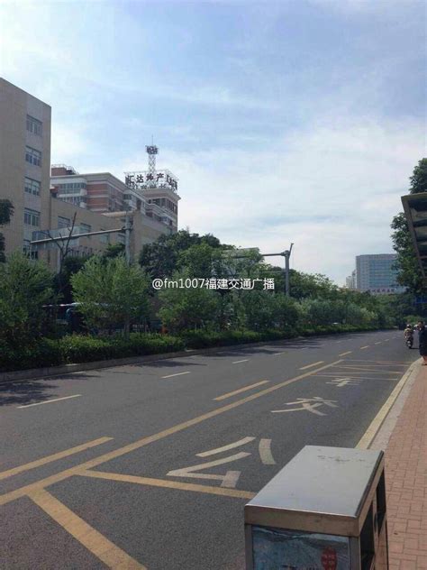 福建男子持刀与警方对峙现场手机凤凰网