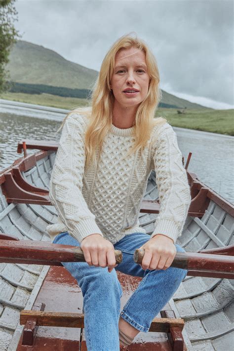 Traditional Aran Wool Womens Sweater Flecked Cream
