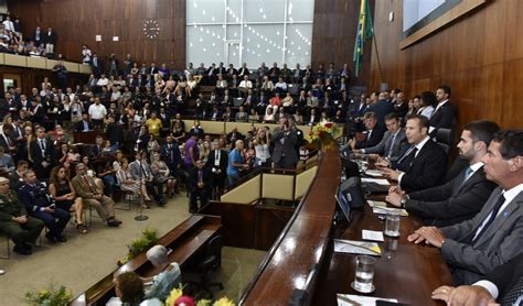 Deputados tomam posse no RS e Luis Augusto Lara é eleito novo