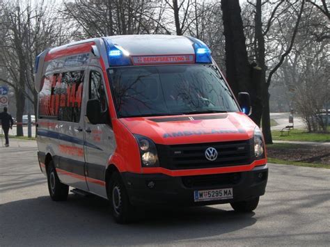 Fahrerflucht nach Unfall in Wien Pkw Lenker stieß 71 Jährige nieder
