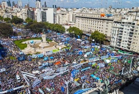 Las centrales sindicales celebraron la eliminación del impuesto a las