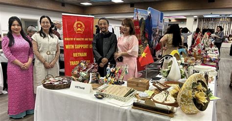 越南携手援助加拿大当地民众 Vietnam Vietnamplus