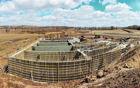 五寨小河头镇平川区高效节水灌溉项目施工现场 忻州在线 忻州新闻 忻州日报网 忻州新闻网
