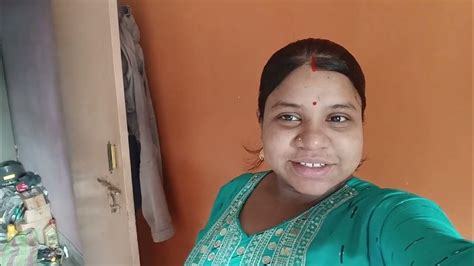 কোলকাতা থেকে বাড়ি উদ্দেশ্যে রওনা দিলাম। আসার পথে কিছু ছবি বরের সাথে